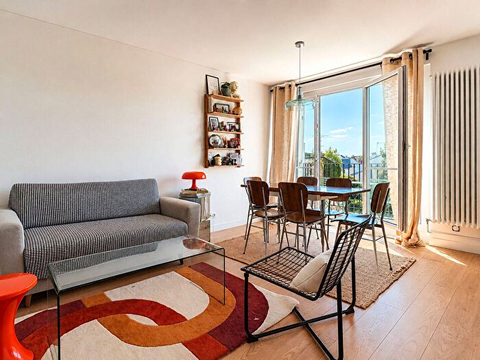 Verdun-Leconte, Bois-Colombes : Appartement 2 pièces à louer