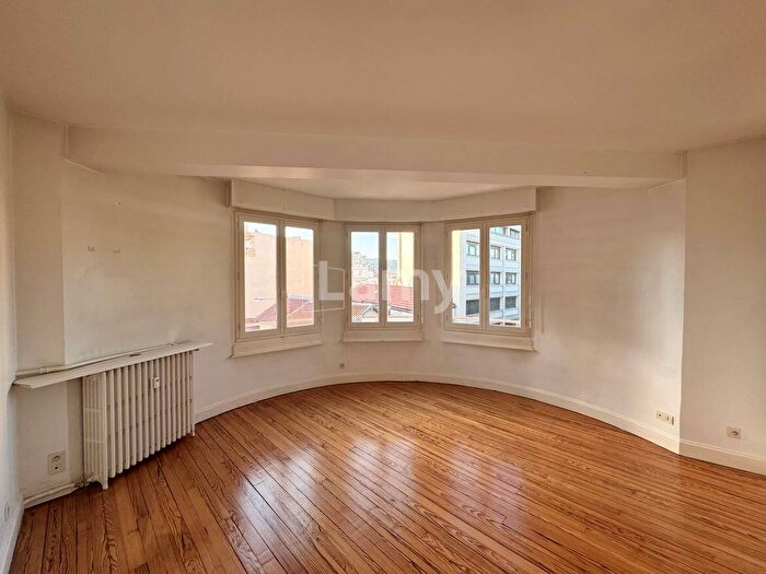 Appartement à louer - Les Salins, Clermont-Ferrand - 4 pièces - 2 chambres