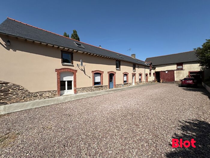 Maison à vendre - Montauban-de-Bretagne - 8 pièces - 6 chambres