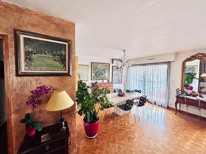 Appartement à vendre - Marseille e , Castellane - 3 pièces - 2 chambres