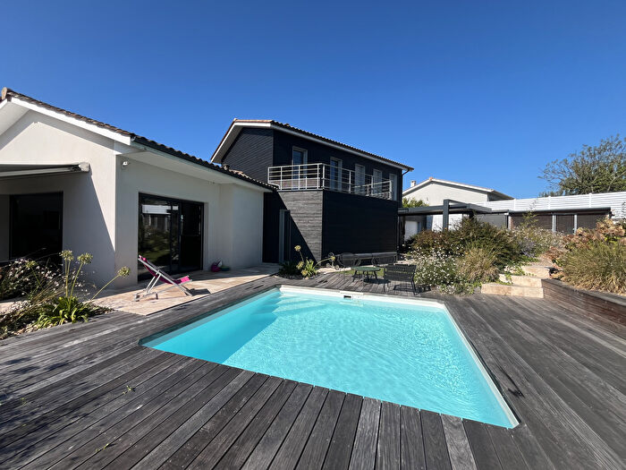 Maison à vendre - Carbon-Blanc - 6 pièces - 5 chambres