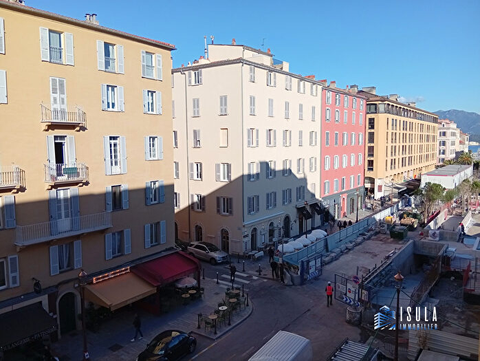 Appartement à louer - Ajaccio, Citadelle - 2 pièces - 1 chambre