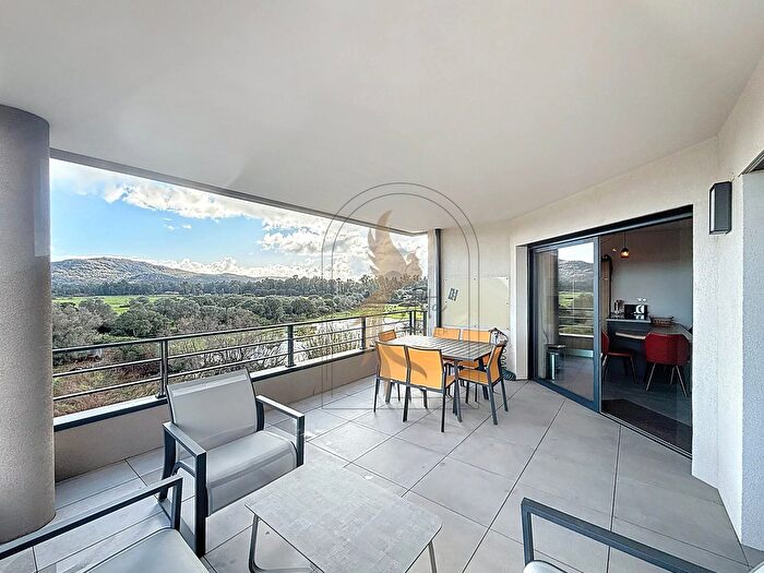 Appartement à vendre - Porto-Vecchio - 3 pièces - 2 chambres