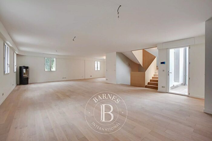 Maison à louer - Rueil-Malmaison, Coeur de Ville - 6 pièces - 4 chambres