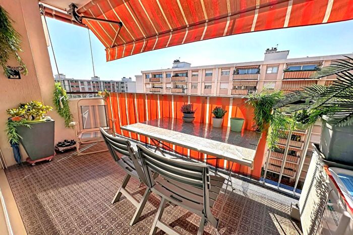 Appartement à vendre - Cagnes-sur-Mer, Le Cros de Cagnes, Les Vespins - 3 pièces - 2 chambres