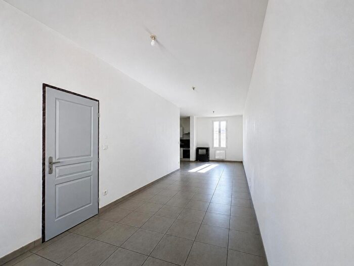 Beaucaire, Centre-ville : Appartement 4 pièces à vendre