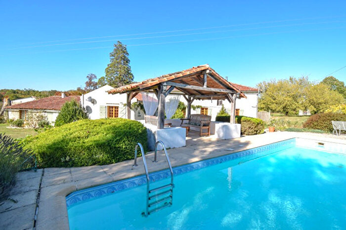 Maison à vendre - Genouillé - 16 pièces - 9 chambres