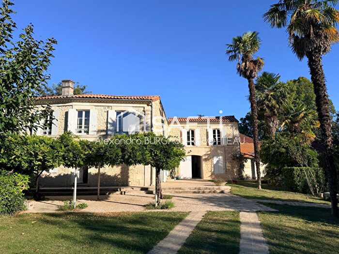 Maison 8 pièces à vendre à Chaniers