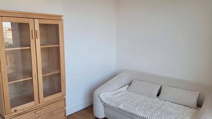 Appartement à louer - Courbevoie - 2 pièces - 1 chambre