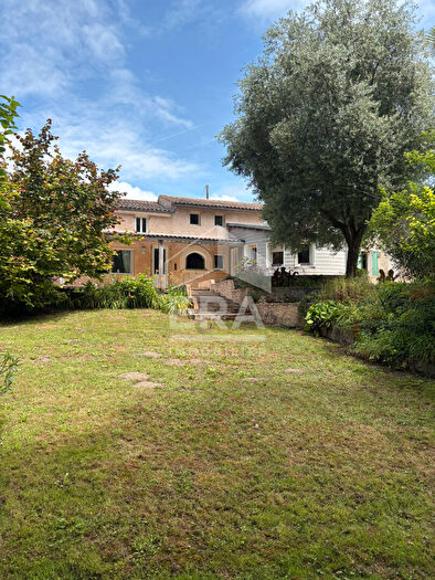 Maison 8 pièces à Saintes, La Gare, Sébastien de Brouard, La Fenêtre, à vendre