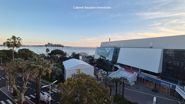 Appartement à vendre - Cannes, Centre-ville - 2 pièces - 1 chambre