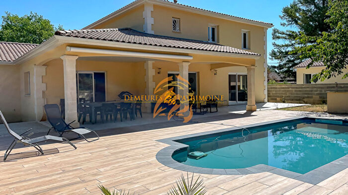 Maison à vendre - Magnac-sur-Touvre - 5 pièces - 4 chambres