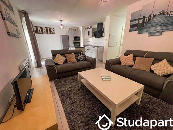 Zone Industrielle Quatre Pavillons-La Gardette, Lormont : Appartement 3 pièces à louer