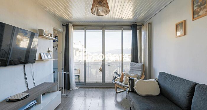 Appartement à vendre - Saint-Martin-dHères, Centre-ville - 3 pièces - 2 chambres