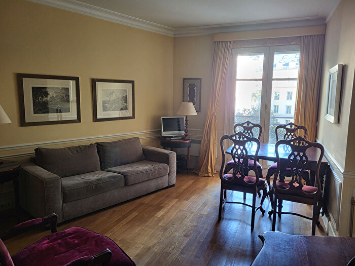 Appartement à louer - Paris e , Saint-Germain des Près - 2 pièces - 1 chambre