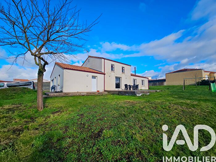 Maison à vendre - Le Landreau - 8 pièces - 6 chambres