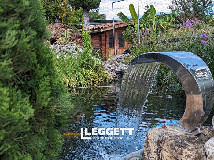 Maison à vendre - Saint-Genis-Laval, Centre-ville - 7 pièces - 3 chambres