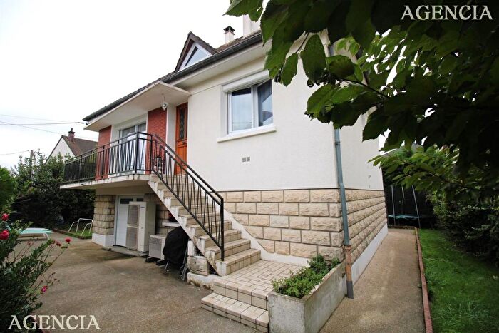 Maison à vendre - Pontault-Combault - 6 pièces - 4 chambres