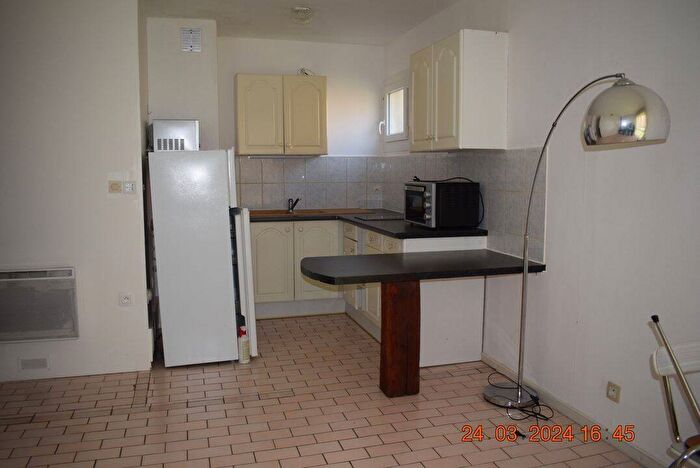 Appartement 2 pièces à Champs-Complexe Agricole, Châlons-en-Champagne, à louer