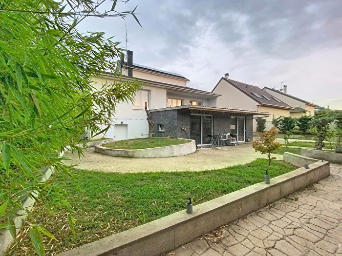 Chennevières-sur-Marne, Paris Chennevières : Maison 6 pièces à vendre