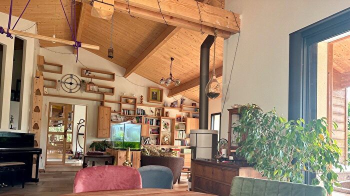 Maison à vendre - Saintes - 7 pièces - 5 chambres