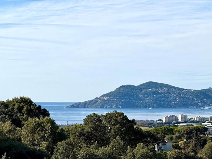 Appartement à vendre - Le Cannet, Aubarède - 3 pièces - 2 chambres