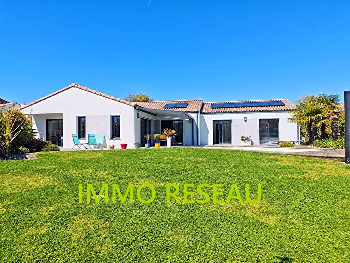 Maison 5 pièces à Le Fenouiller, à vendre