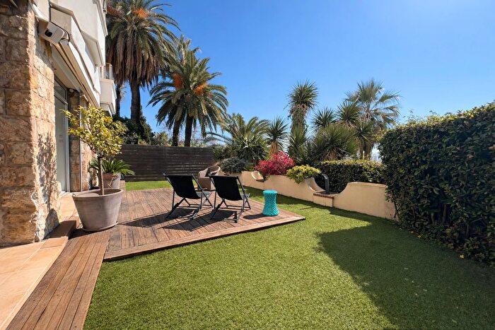 Appartement à vendre - Grasse, Magagnosc, Saint-Mathieu - 3 pièces - 2 chambres