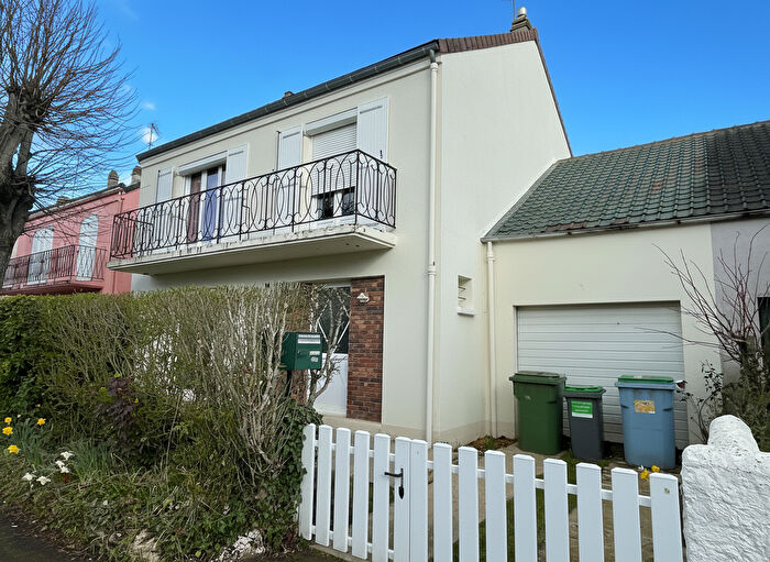 Maison à vendre - Rambouillet, Villeneuve, Hippodrome - 5 pièces - 4 chambres