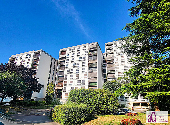 Appartement à louer - LHaÿ-les-Roses, Petit Robinson - 3 pièces - 2 chambres