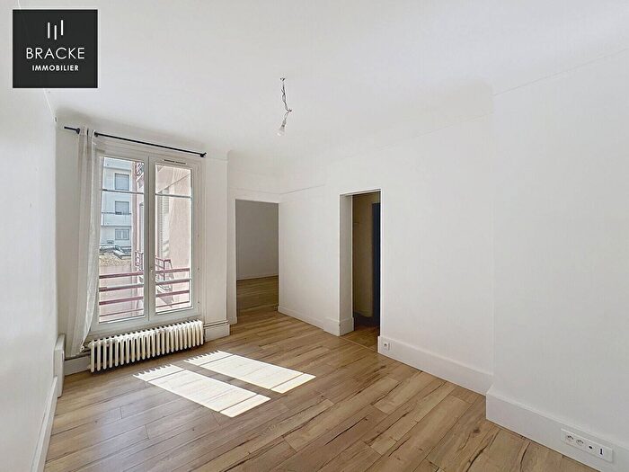 Appartement à louer - Gambetta, Courbevoie - 3 pièces - 2 chambres