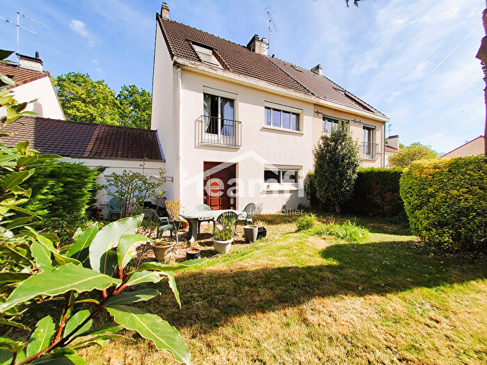 Maison 7 pièces à Maurepas, La Marnière, à vendre