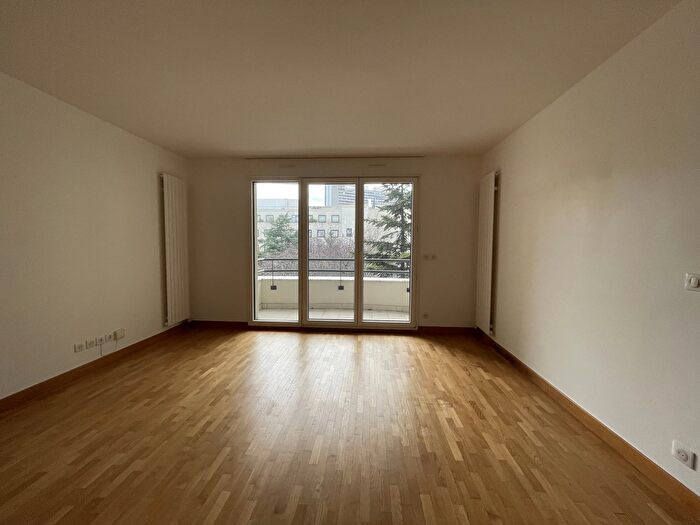 Appartement 3 pièces à Courbevoie, Hôtel de ville, à vendre
