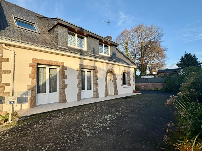 Maison à vendre - Péaule - 8 pièces - 5 chambres