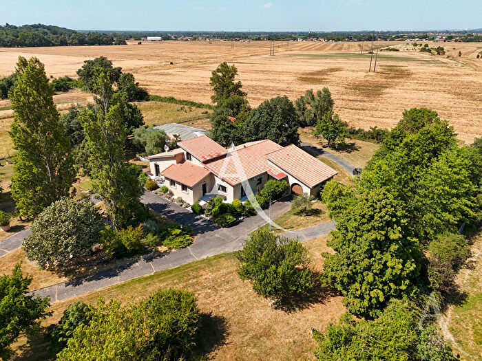 Muret, Barry : Maison 8 pièces à vendre