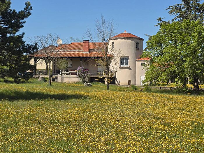 Maison à vendre - Le Breuil-sur-Couze - 4 pièces - 4 chambres