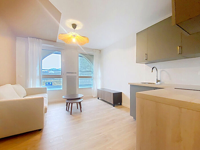 Appartement à louer - Talence, Saint-Genès, La Médoquine, Haut-Brion - 1 pièce