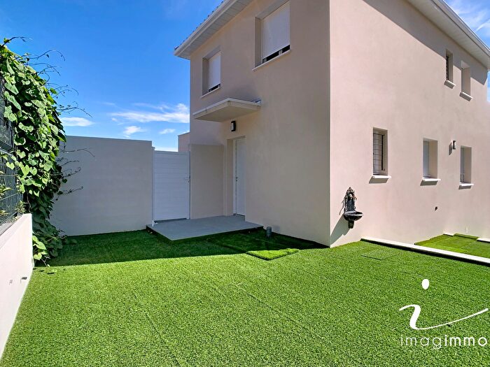 Maison à vendre - Vailhauquès - 5 pièces - 3 chambres