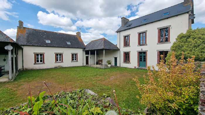 Maison à vendre - Merléac - 14 pièces - 7 chambres