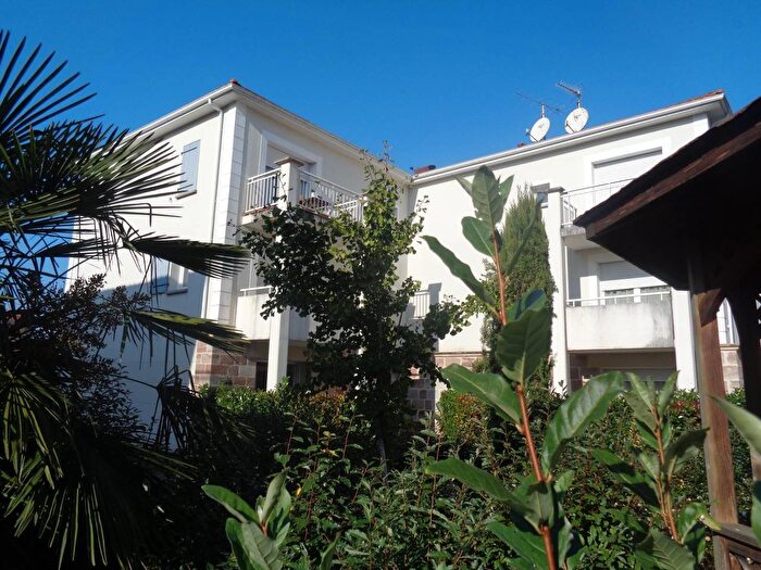 Appartement à vendre - Objat - 1 pièce - 1 chambre