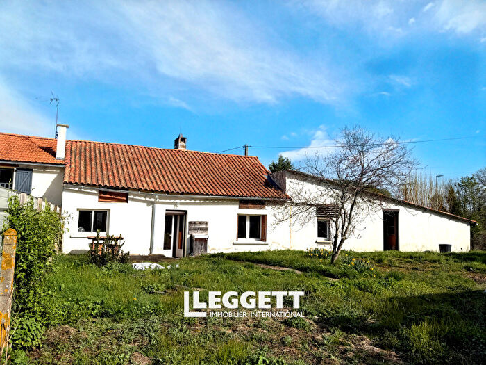 Maison à vendre - Usson-du-Poitou - 5 pièces - 1 chambre