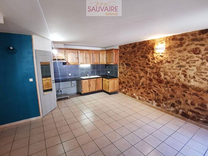 Maison à louer - Salses-le-Château - 3 pièces - 2 chambres