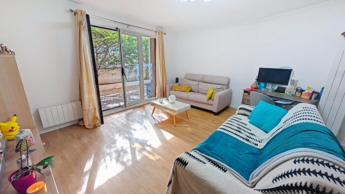 Appartement à vendre - Issy-les-Moulineaux, Les Epinettes, Le Fort, Les Hauts dIssy - 3 pièces - 2 chambres