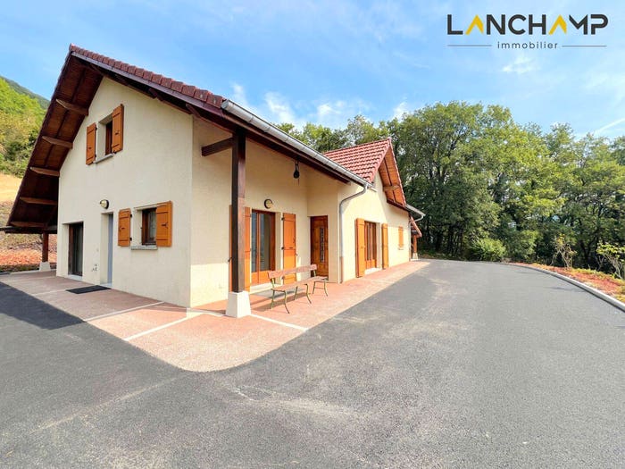 Anglefort : Maison 4 pièces à louer