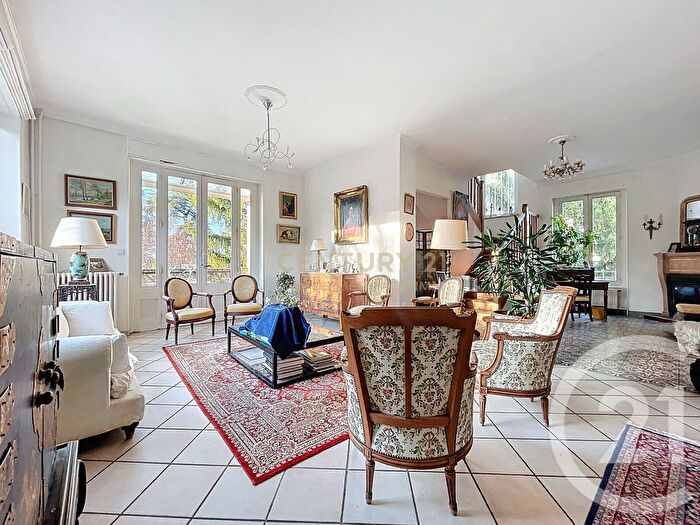 Maison à vendre - Bourgoin-Jallieu, Plambourgoin, Chemins - 7 pièces - 6 chambres