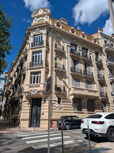 Appartement 3 pièces à République, Cannes, à louer