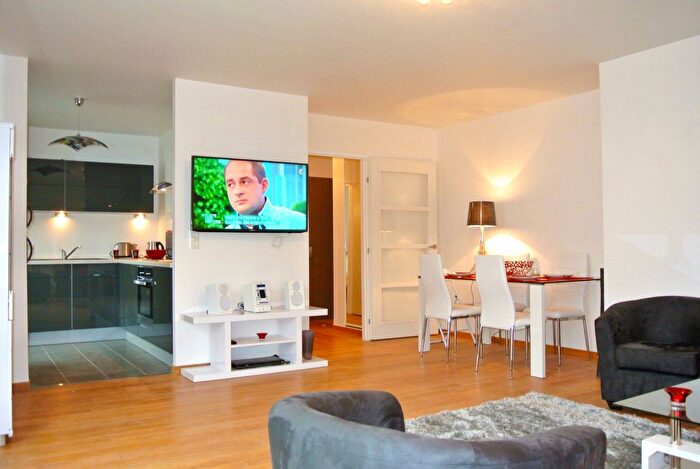 Appartement à louer - Dupleix-Motte Picquet, Paris ème arrondissement - 2 pièces - 1 chambre