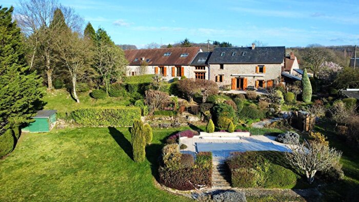 Maison à vendre - Saint-Martin-du-Puy - 16 pièces - 12 chambres