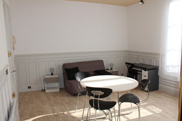Appartement à louer - Troyes, Cathédrale - 1 pièce