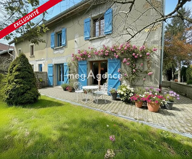 Maison à vendre - Doissin - 8 pièces - 6 chambres